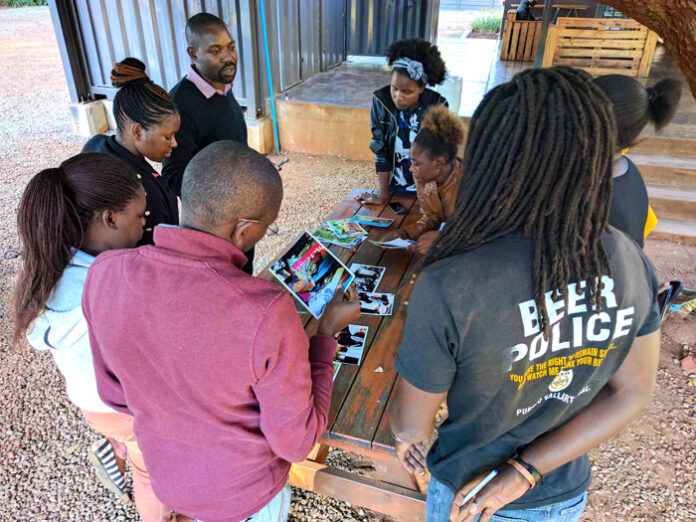 Citizen reporting to citizen journalism - Media Helping Media